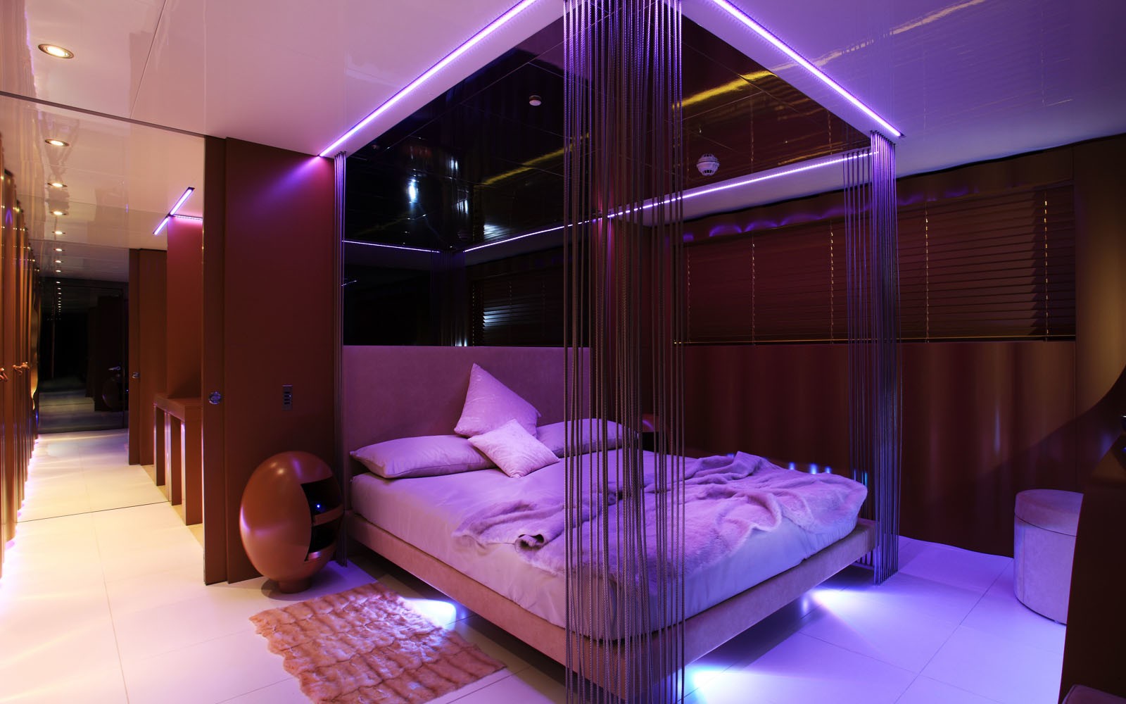 Yacht SEA FORCE ONE, Admiral | CHARTERWORLD Luxury Superyacht Charters